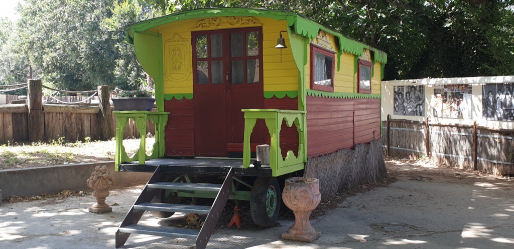 Roulottes - Patio de Camargue : le Gipsy Village en Arles